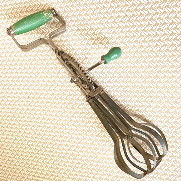 Vintage | Kitchen | Vintage Hand Mixer Antique Egg Beater Green Kitchen ...